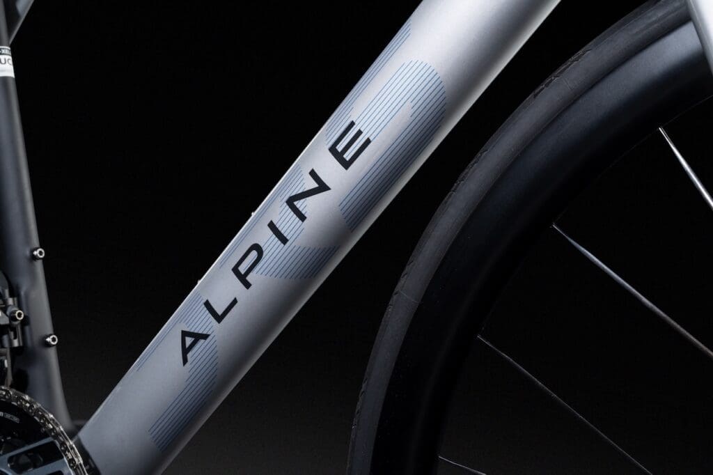 Lapierre et Alpine présentent le Xelius DRS SE et l'Overvolt GLP III SE ...