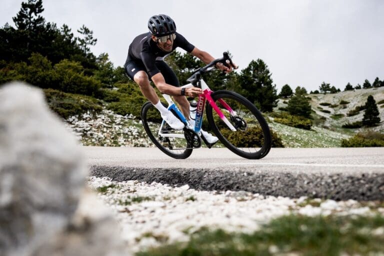 Nouveau Polygon Helios A, un vélo aéro performant et accessible ...