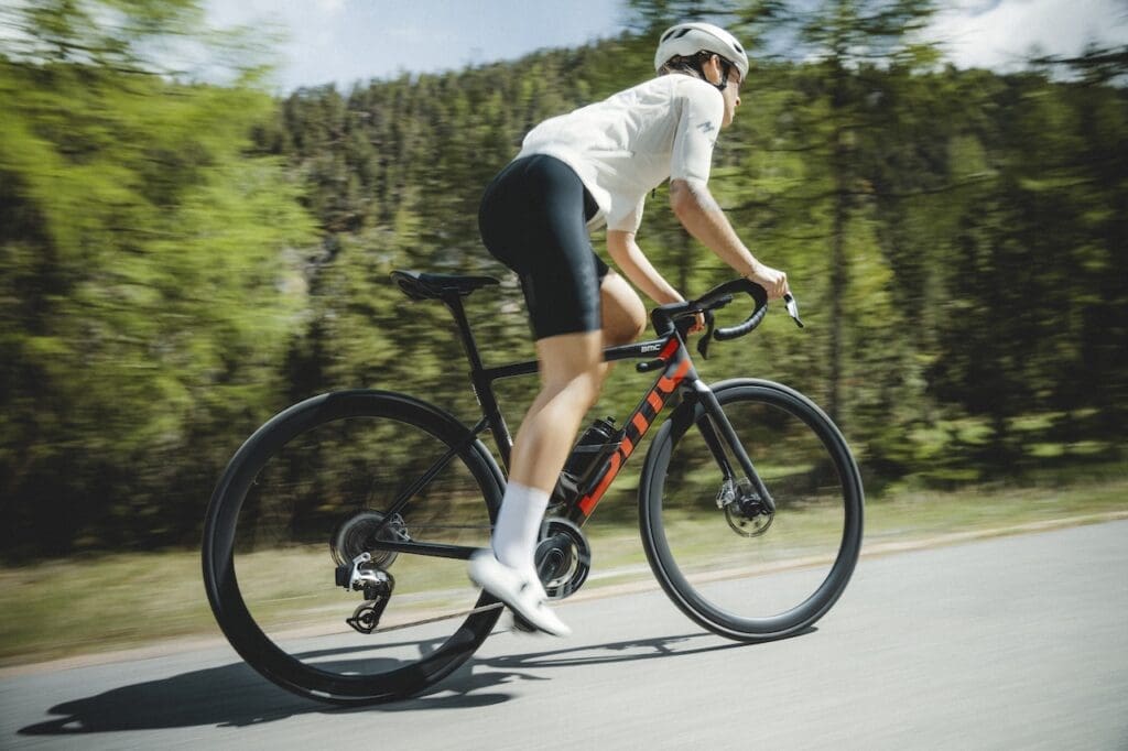 BMC Teammachine SLR 01, le vélo de grimpeur ultime ? - Dimensions Vélo