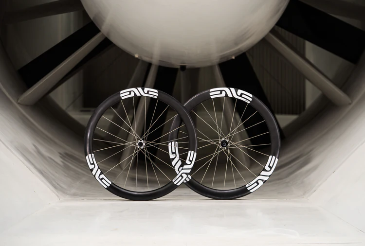 Enve SES 4.5 Pro, les nouvelles roues de Tadej Pogačar - Dimensions Vélo